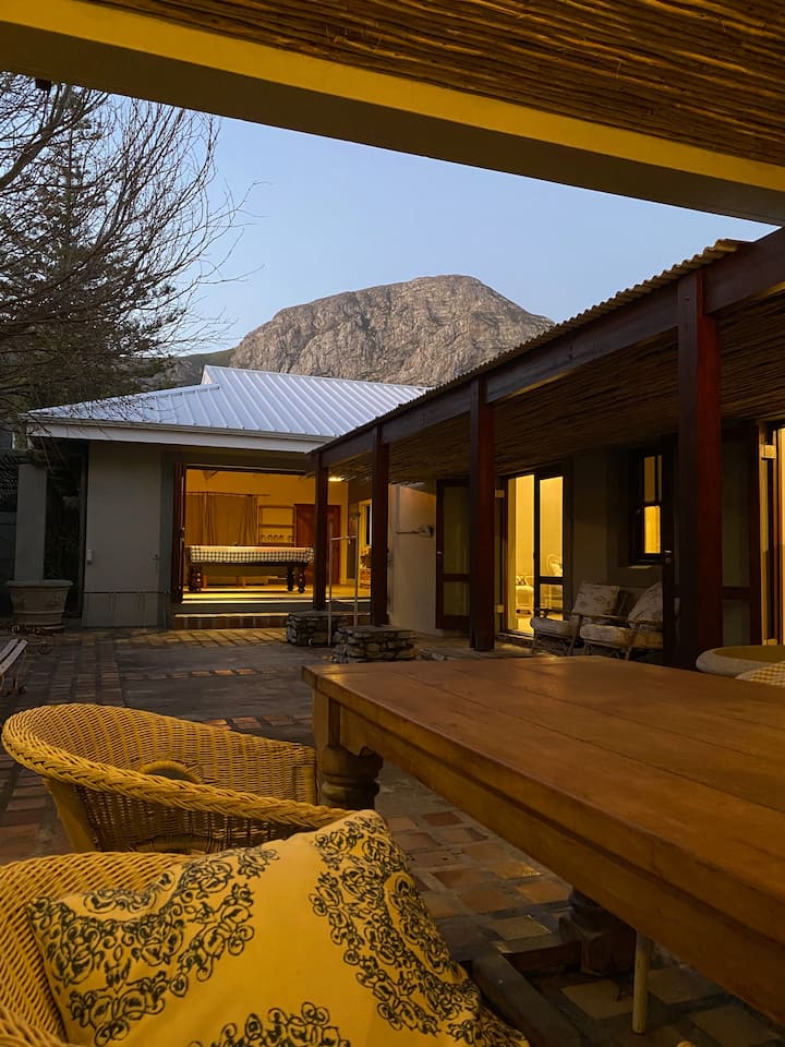 Spacious Beach House For A Group Of Friends/family - Hermanus