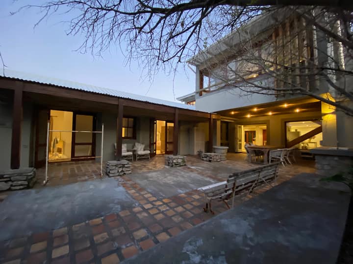 Spacious Beach House For A Group Of Friends/family - Hermanus