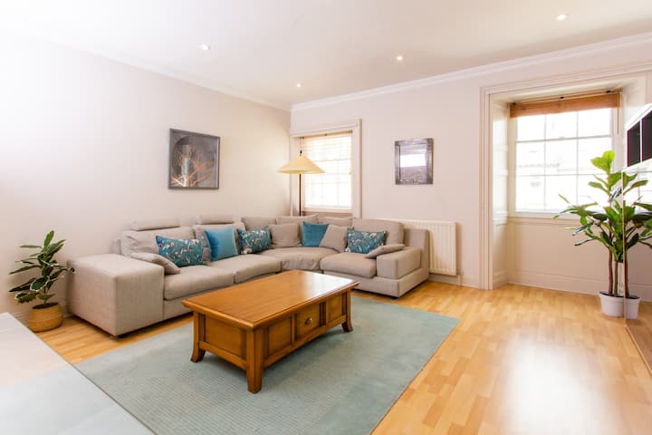 City Centre, Self Catering 3 Bedroom Apartment. - Edimburgo