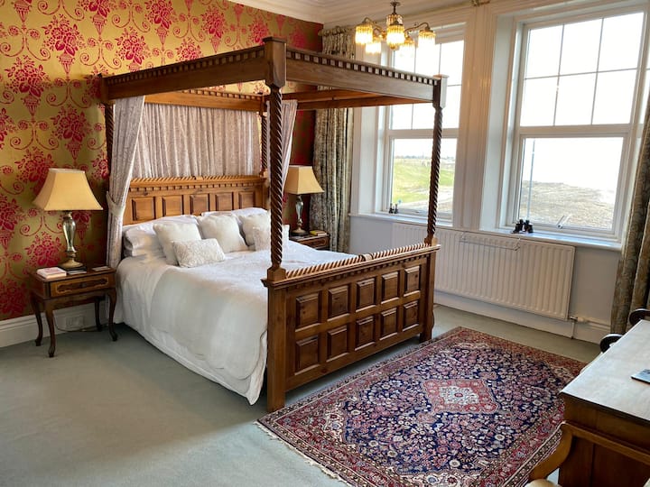 Romantic Coastal Chic, 4 Poster & Sea Views. - Tynemouth