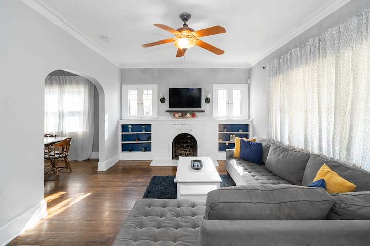 Cozy House Walkable To The Best Of Grand Rapids! - Grand Rapids, MI