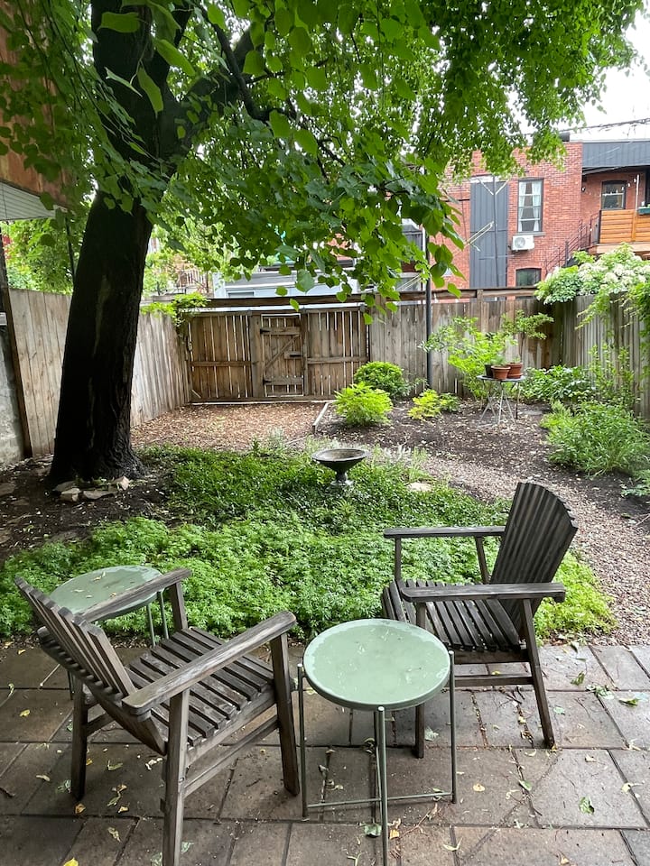 Lovely Spacious Modern House, Office, Little Italy - Laval, Canada