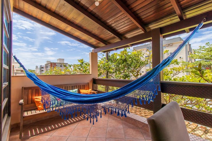 Sobrado Com Conforto  Praia De Bombas - Bombinhas