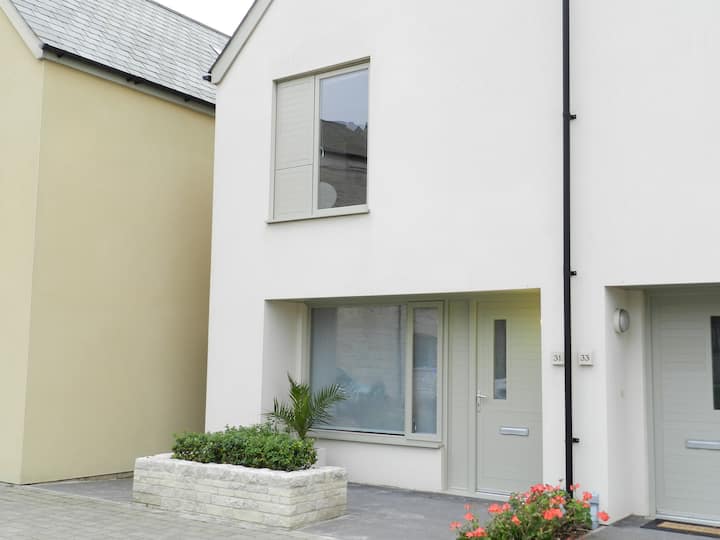 Stone's Throw, Portland, On The Jurassic Coast - Weston