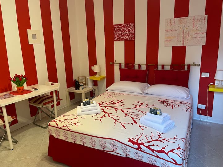 Rooms Caterina Red Matrimoniale A 200 Mt Dal Mare - Виареджо