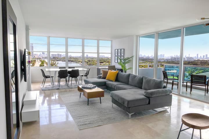 Seacoast Suites Deluxe 2 Bedroom Master Suite - Miami Beach, FL