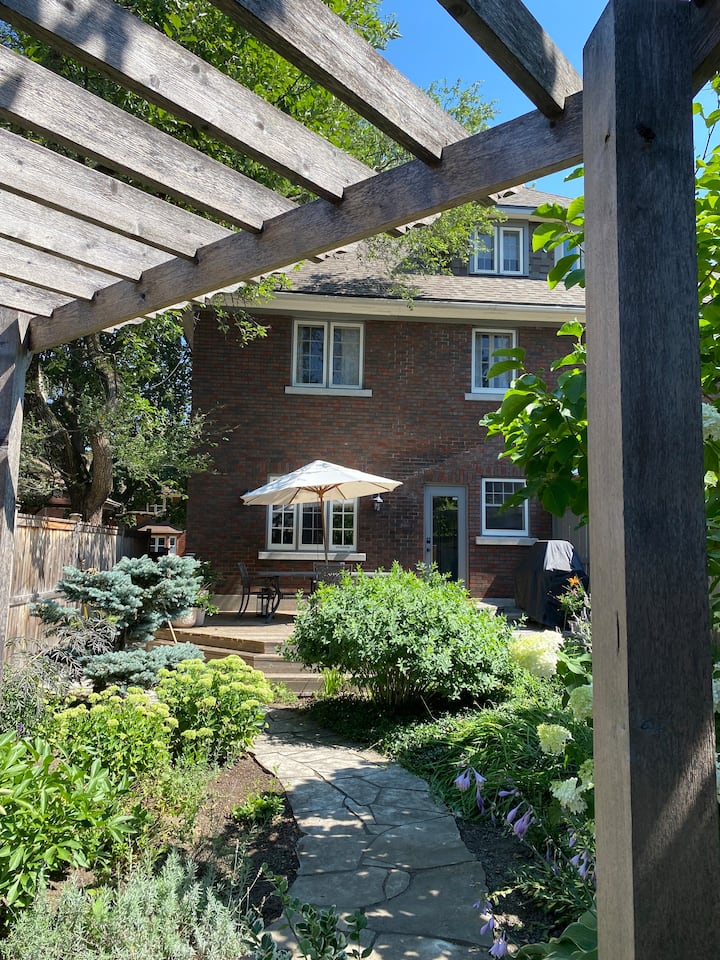 Gorgeous Historic Home By Civic Hospital & Transit - Ottawa