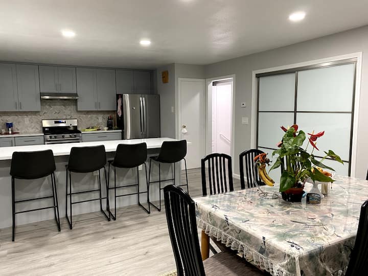 Sunny Sillicon Valley Getaway/crashpad/workspace - San Mateo, CA