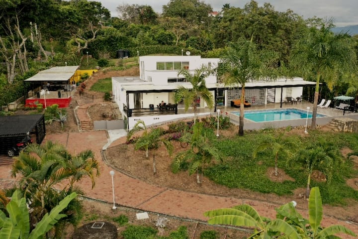 Casa Completa En Conjunto Piscina, Jacuzzi Privado - La Mesa