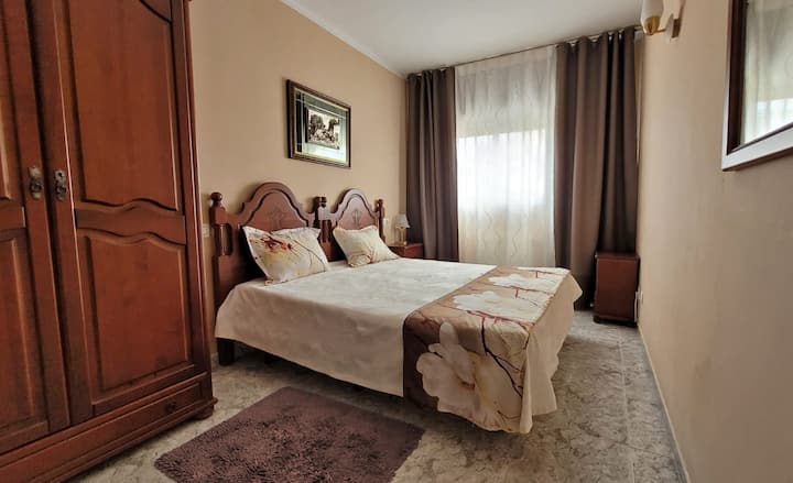 Dbl Chambre Avec Salle De Bain Privé, 300m Plage. - Catalonia