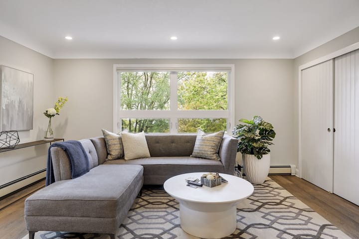 Lakefront Retreat-steps To Dining/shops.n2 - Minneapolis, MN