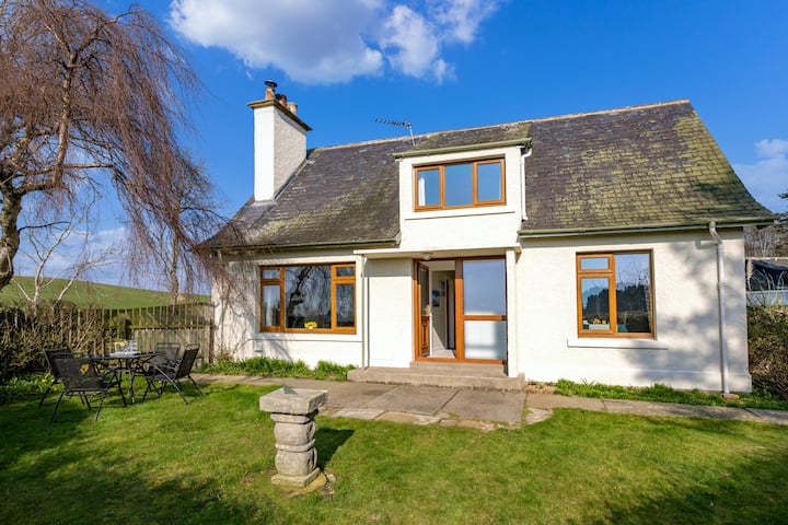 Kirktoun Cottage - A Relaxing Rural Retreat - Lossiemouth