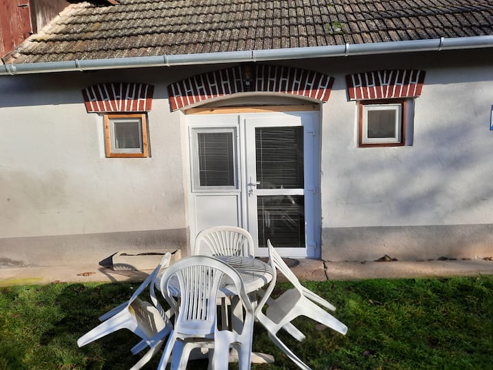 Kőház 1. B. 2 Fő Részére, Jakuzzival . - Balatonlelle