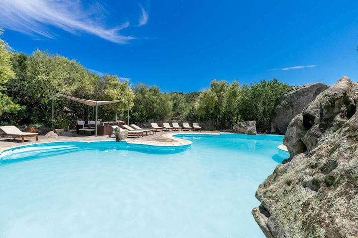 Villa Nuraghe With Pool Use - Olbia