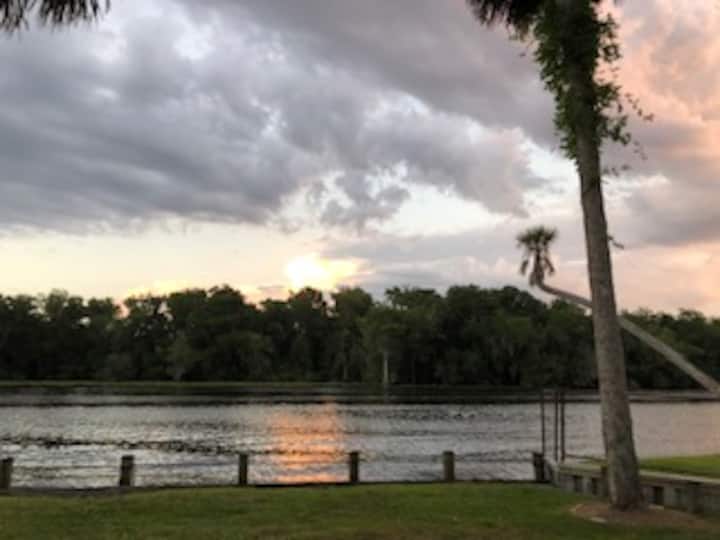 Professionally Cleaned Direct Riverfront - Lake George State Forest, De Leon Springs