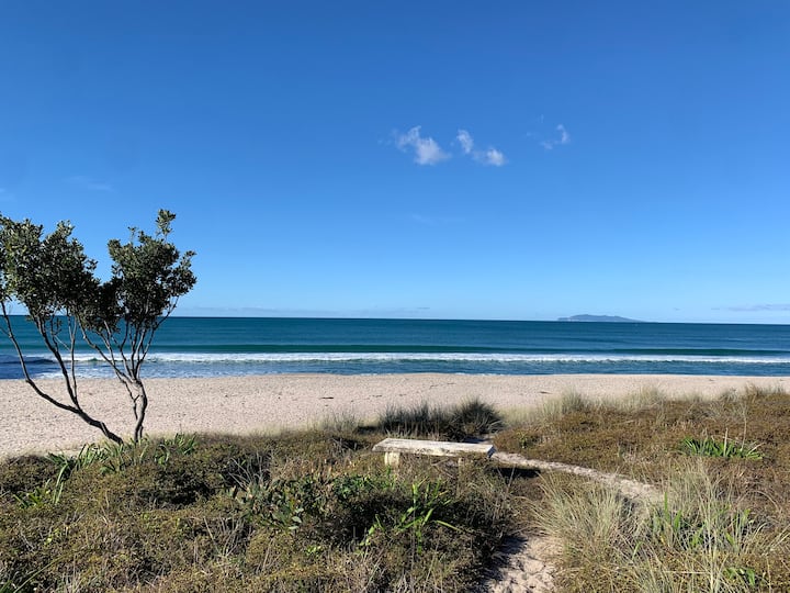 Beachfront Bach, Whiritoa - Whangamatā
