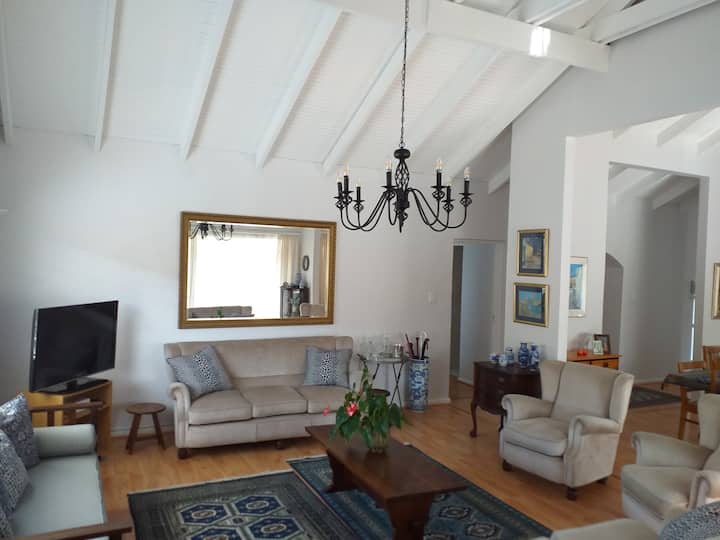 Catherine's Place Room 1 - Port Elizabeth