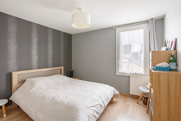 Chambre Privée Dans Une Maison Pleine De Vie - Trappes