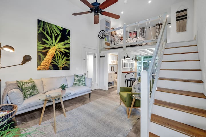 Tiny House Big Living Pickleball Ct Mile To Beach - Naples, FL