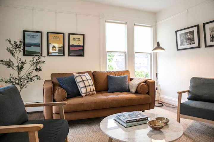 Large 2 Bedroom Duplex - Newburgh, NY