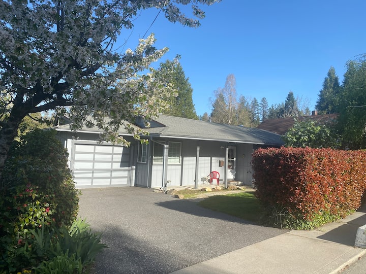Fran's Bungalow - Grass Valley, CA