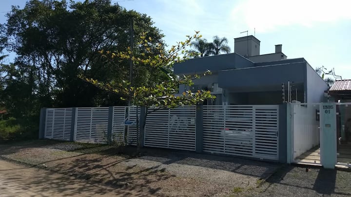 Casa Alto Padrao Proximo Da Praia - Itapoá