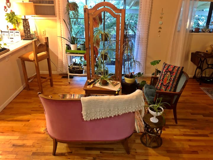 Honey Bee Haven - Reno, NV