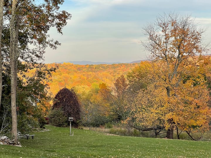 Spacious Home With Vista Views On 10 Acres! - Monroe, NY