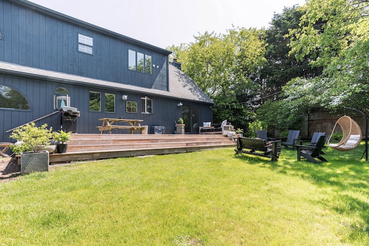 Private Street, 1 Mile From Beach And Town - Montauk, NY