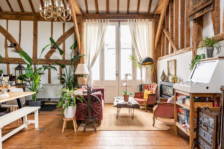 The Granary, Rustic Modern Barn Conversion - East Sussex