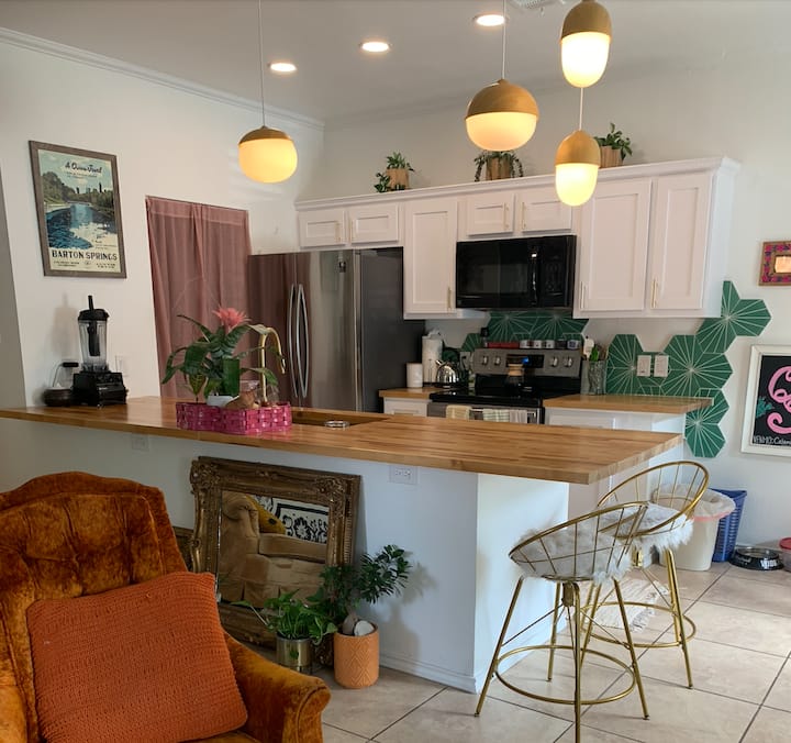 Live Like A Local In Austin's Hottest Neighborhood - Austin