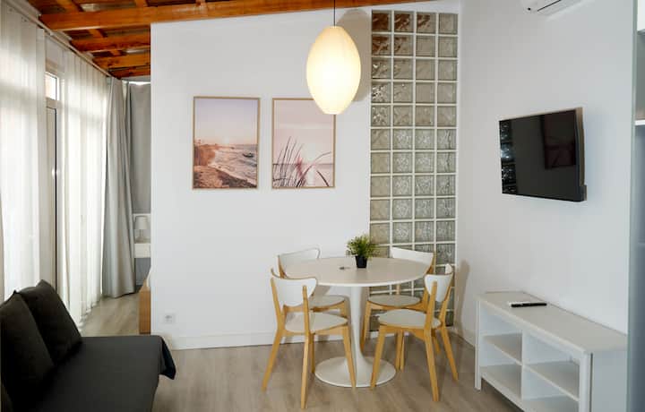 Cosy Apartments Barcelona Atico - L'Hospitalet de Llobregat