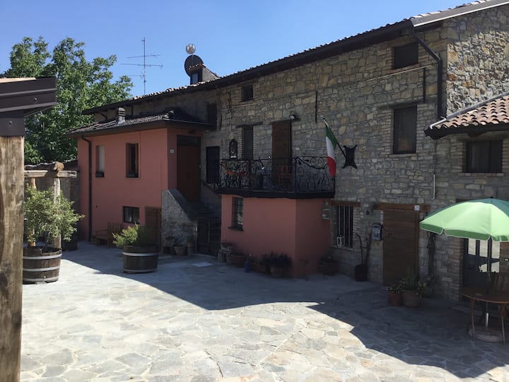 Tranquil Cottage Smart Working Walks Dogs Welcome - Province of Piacenza