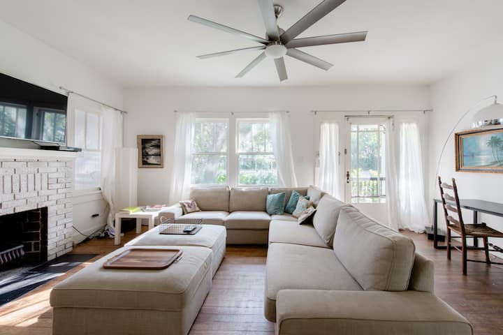 Chalet En Bord De Mer - New Smyrna Beach, FL