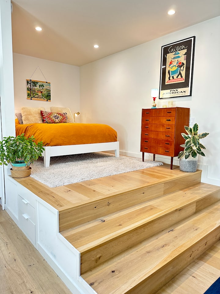 Poolside Studio Near Downtown - Santa Rosa, CA