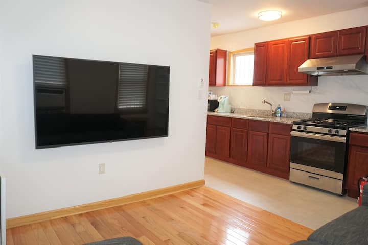 Renovated Private Suite - 30 Min To Manhattan - Brooklyn, NY