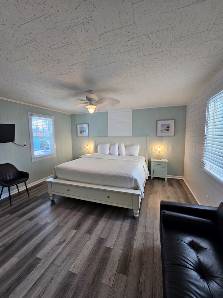 Igh #6-king: Dog Friendly Near Downtown Manteo - Manteo, NC