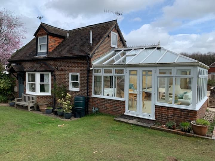 Charming Cottage In Shalford, In The Surrey Hills - Guildford, UK