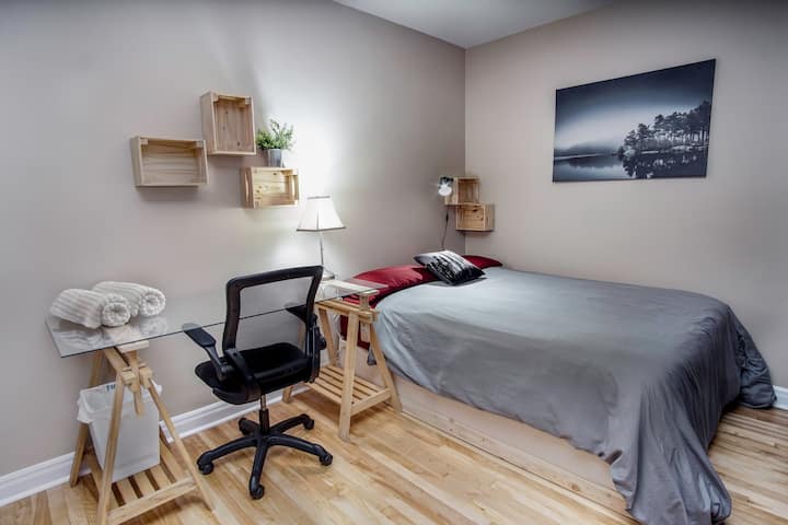 Quiet Room /W  Private Balcony - Montreal