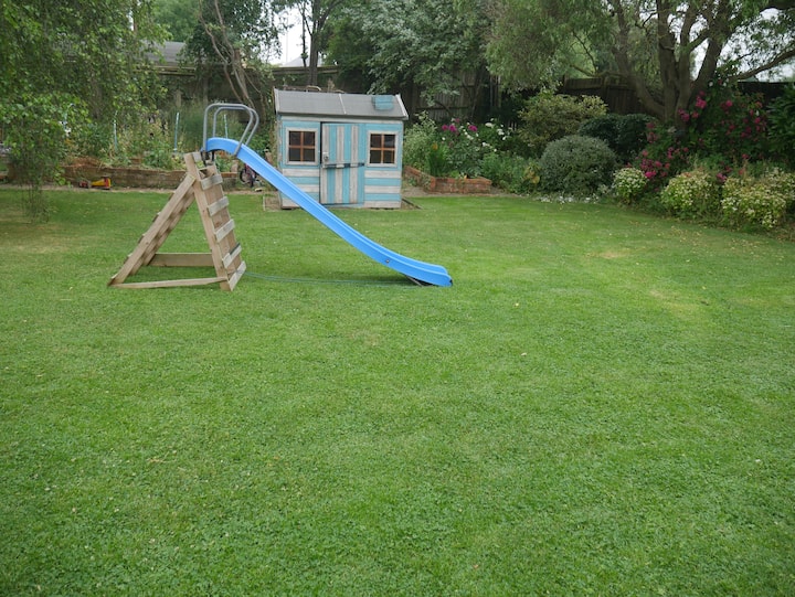 Cheltenham Accommodation -Self-catering-2 Bedrooms - Cheltenham