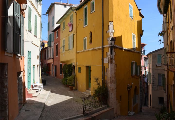 Fresh And Fun Old Town Apartment, Ground Floor. - Villefranche-sur-Mer