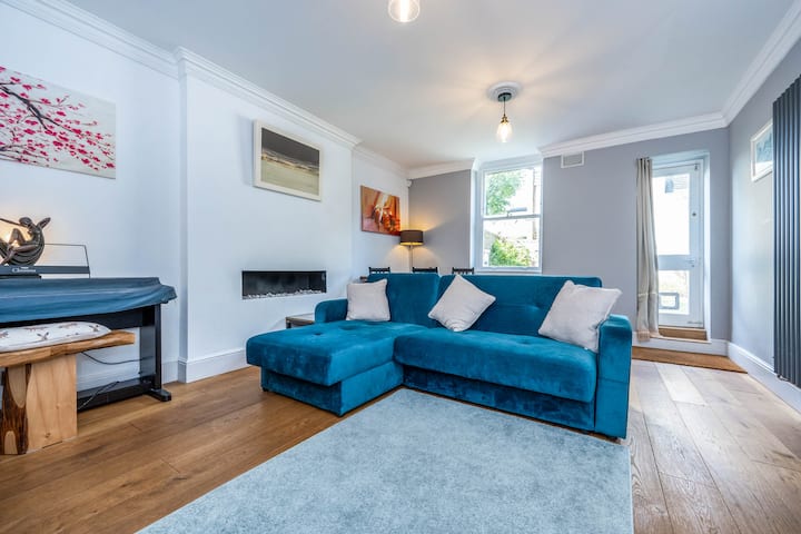 Entire Modern Central London Garden Apartment - London