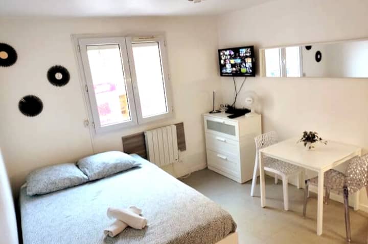#G  ♥♥♥ ☼ Studio♥ Gare Tram  Centre ☼♥♥♥ - Grenoble