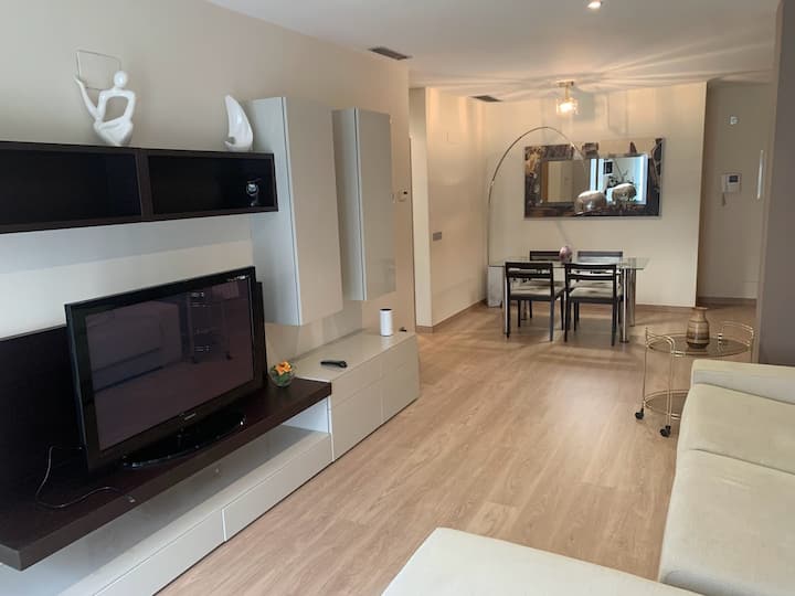 Apartamento Con Piscina Y Terraza Centro Figueres - Figueres