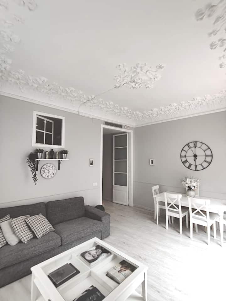 Three Bedroom And Terrace. Ramblas. - Barcelona