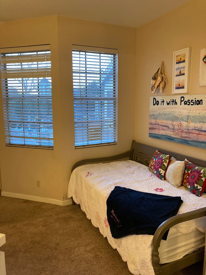 Serene Private Bedroom/bathroom In An A* Location - Newport Beach, CA