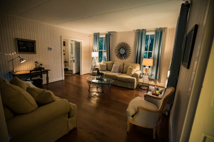 Lovely Farmhouse With Inground Pool Next To Hits! - Saugerties, NY