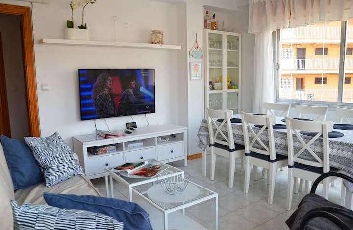 Apartment 75 M To Ocean, Balcony, Wi-fi, Cable-tv - Torrevieja