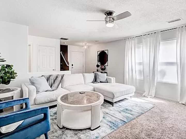 Stylish 4br Oasis - Best Of Abq W/ Scenic Backyard - Albuquerque, NM