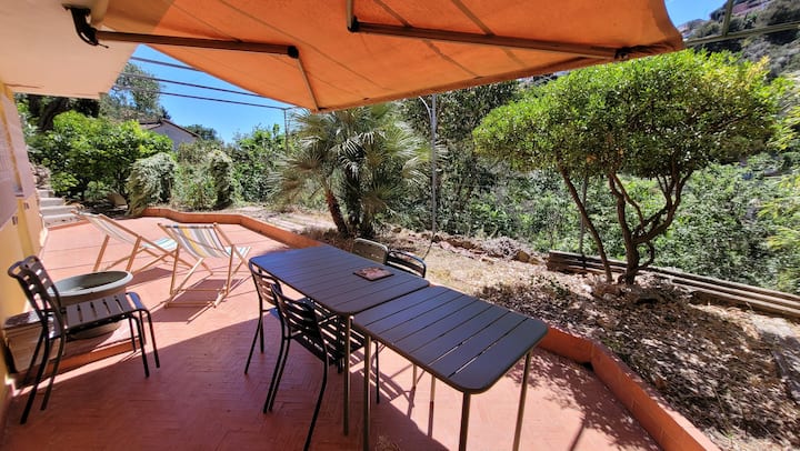 2 Pièces Terrasse Jardin Dans Villa Mentonnaise - Mentona